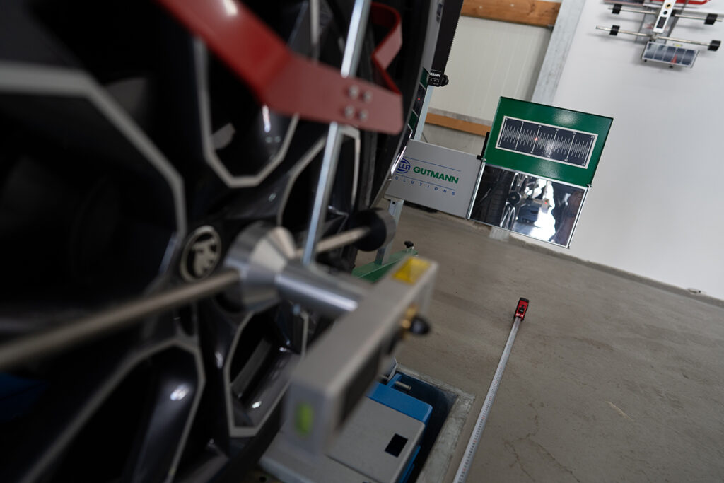 Achsvermessung und Spureinstellung in Paderborn